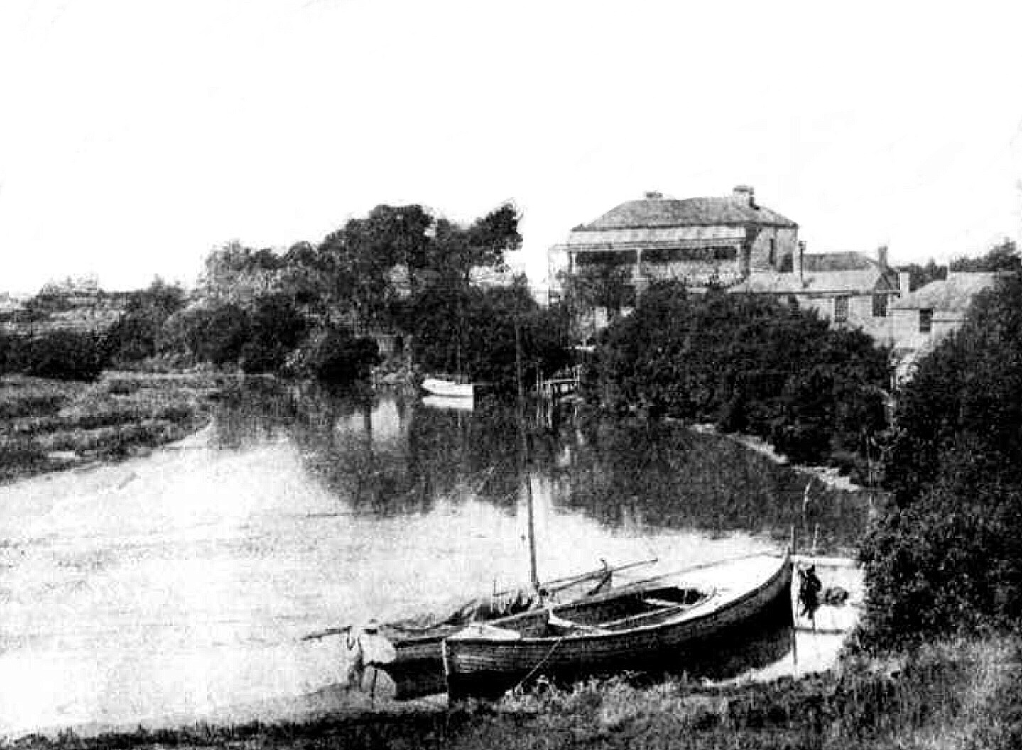 At the Bridge Hotel – Harmonica Riff Raff